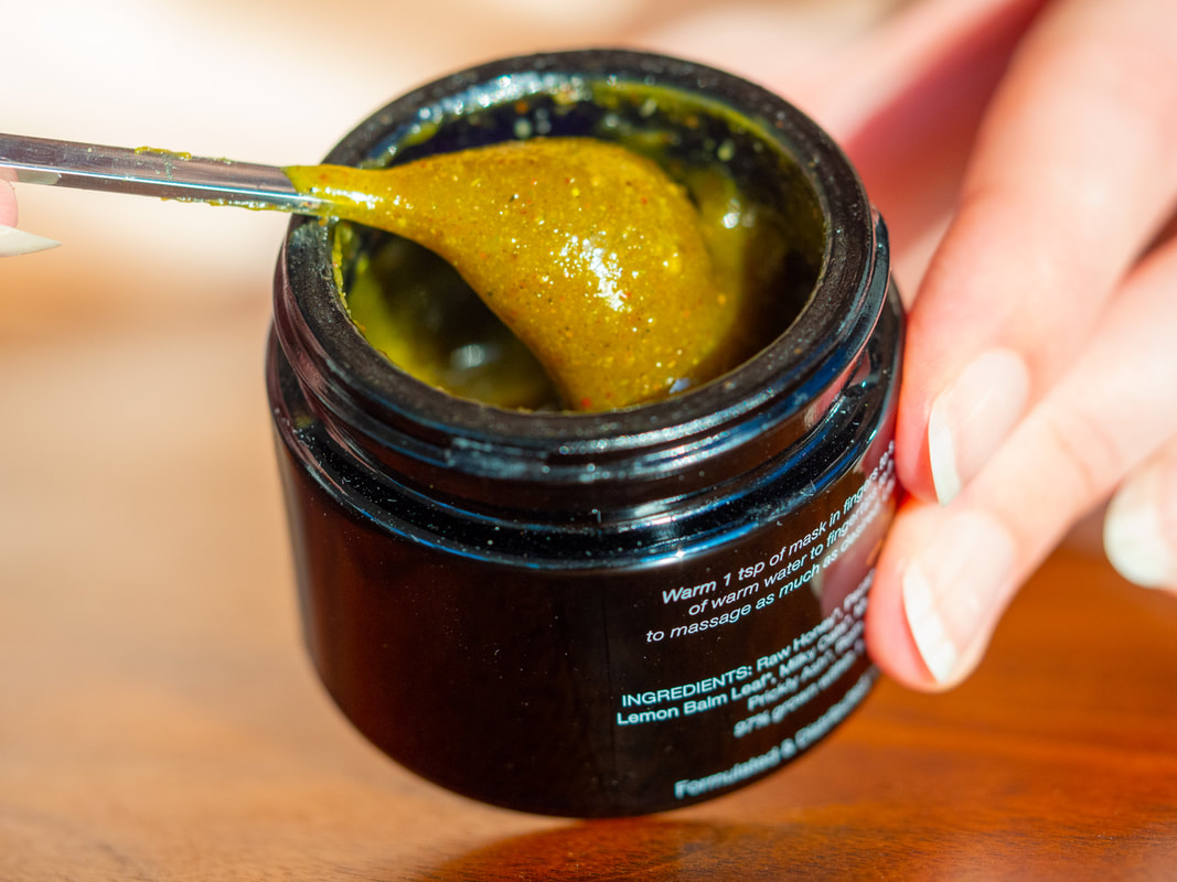 Laurel Petal Pecan Mask – Zephyr & Light